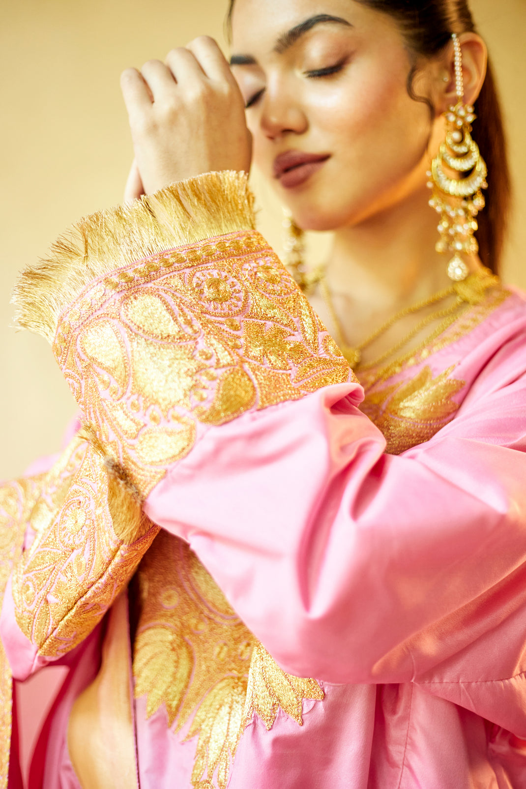 Black Silk Velvet Pheran Suit Set – Laila Roohi Faisal Designs